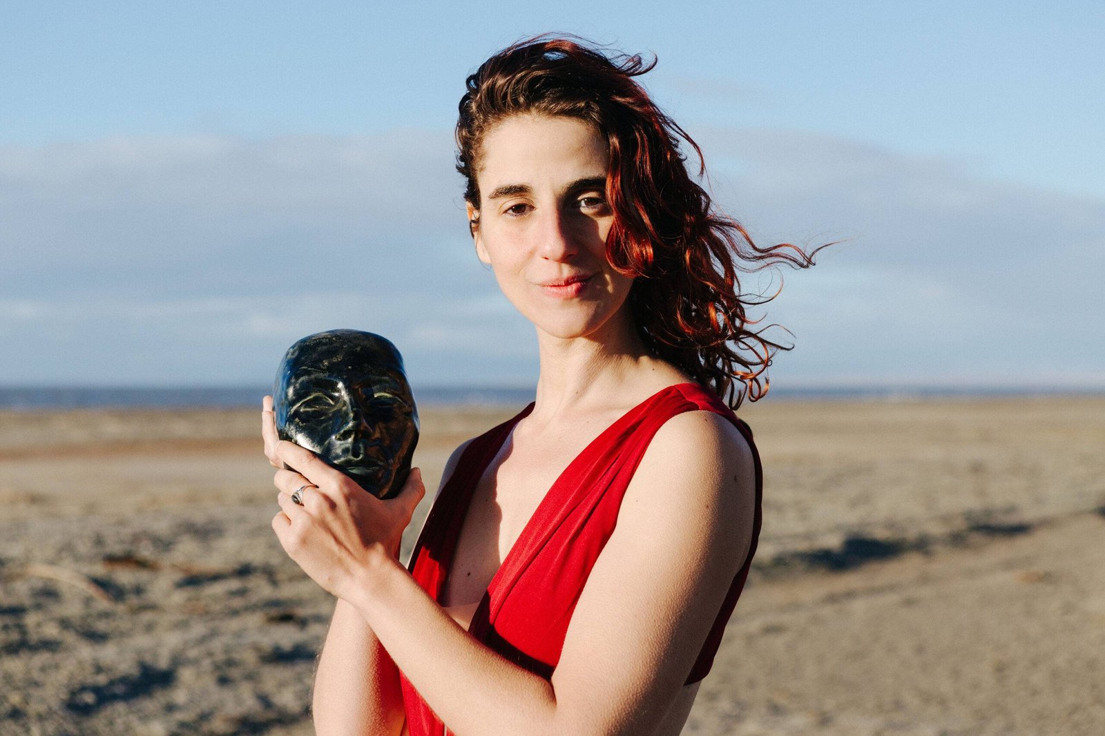 Artista visual brasileira, Vanessa Rosa participa de primeiro leilão da Christie's dedicado à ...